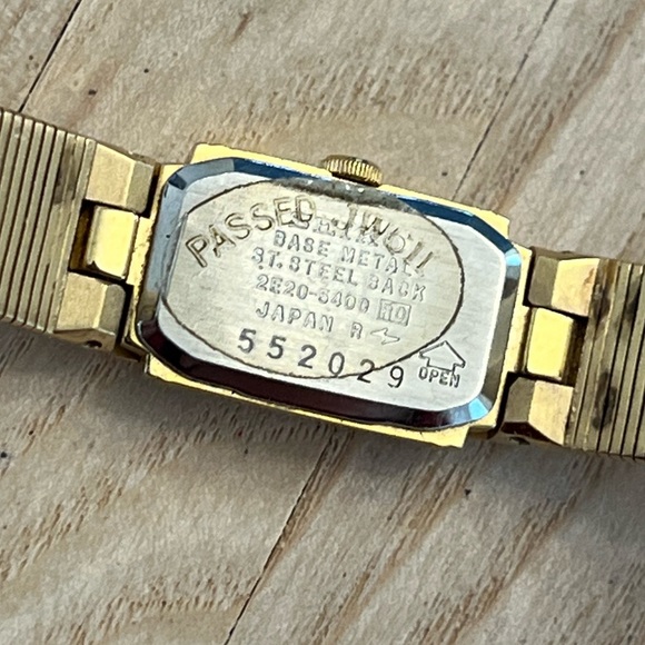 Seiko | Accessories | Seiko Ladies Watch Vintage Striped Gold Tone Bracelet And Dial | Poshmark